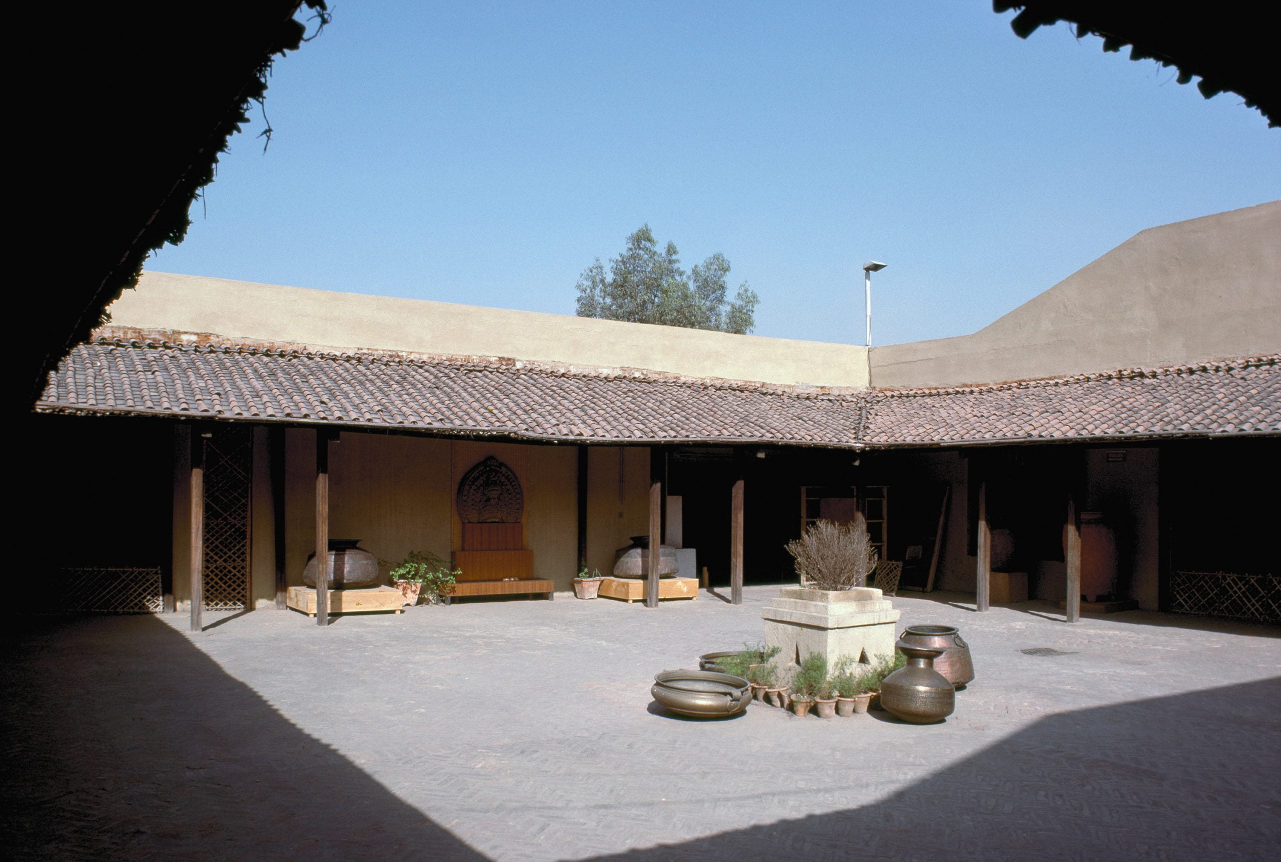 CHARLES CORREA - Echoes of Edifice